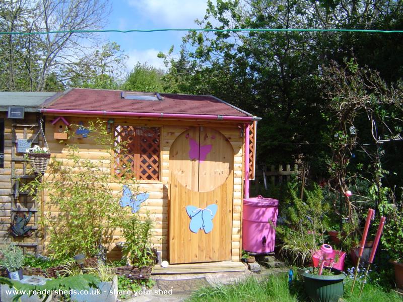 Butterfly Barn, Cabin/Summerhouse, West Yorkshire owned by Sheddie Pat ...