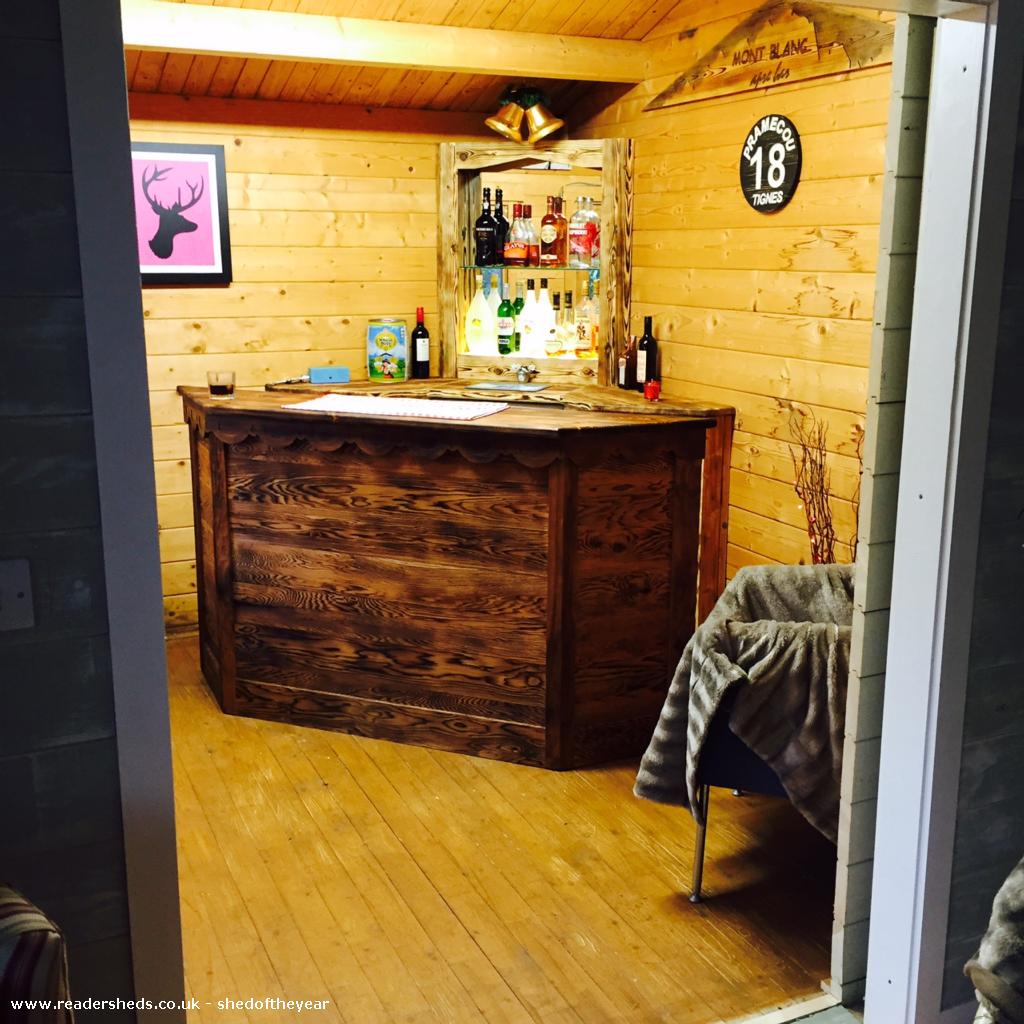 Chalet Apres Bar Mount Blanc, Pub/Entertainment, Devon owned by Sheddie ...