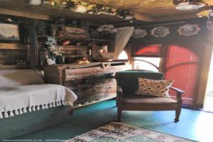 Budget Pallet Hobbit House, Budget, Kent owned by Sheddie Julie Twydell ...
