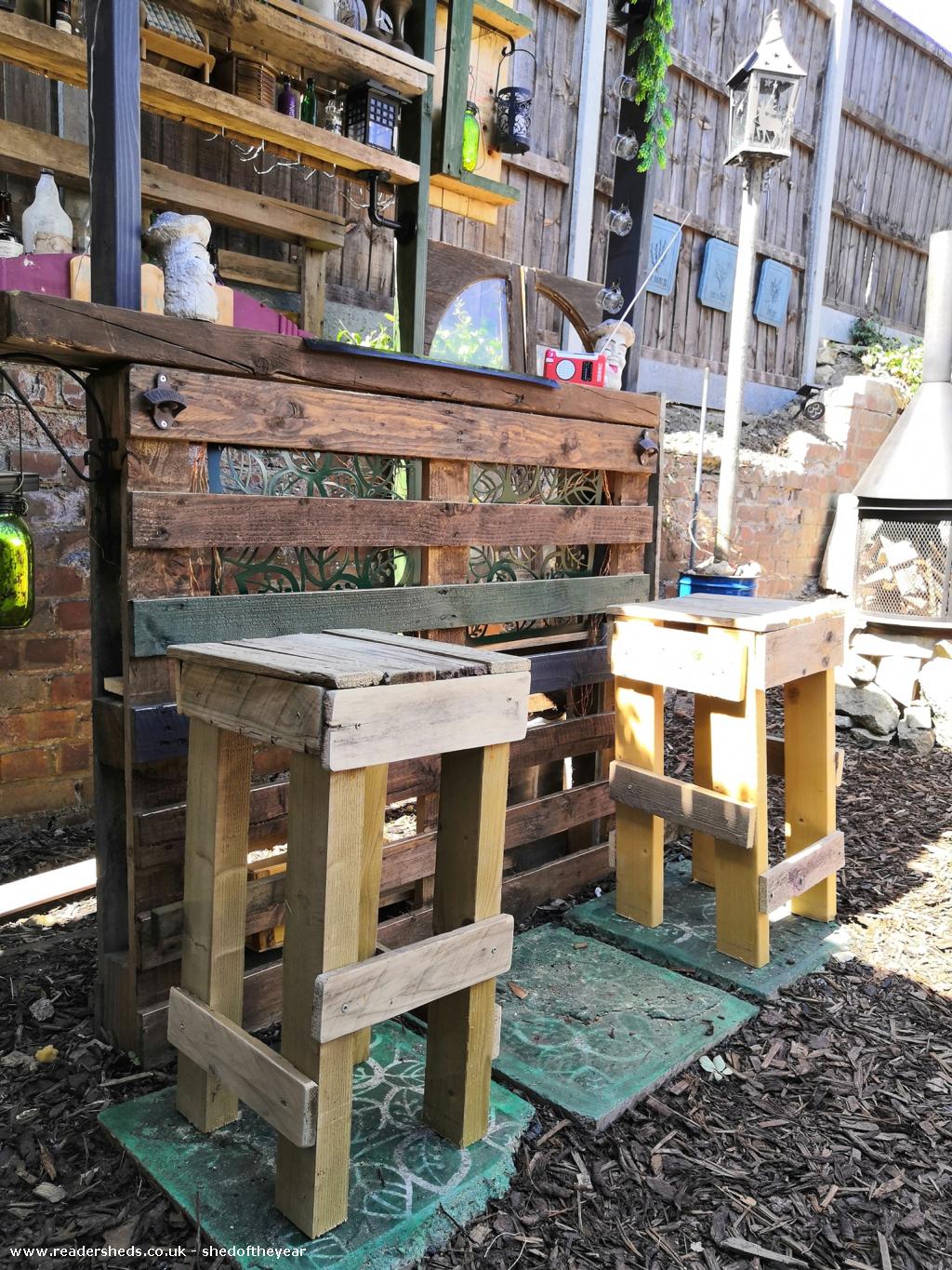 Budget Pallet Hobbit House, Budget, Kent owned by Sheddie Julie Twydell ...