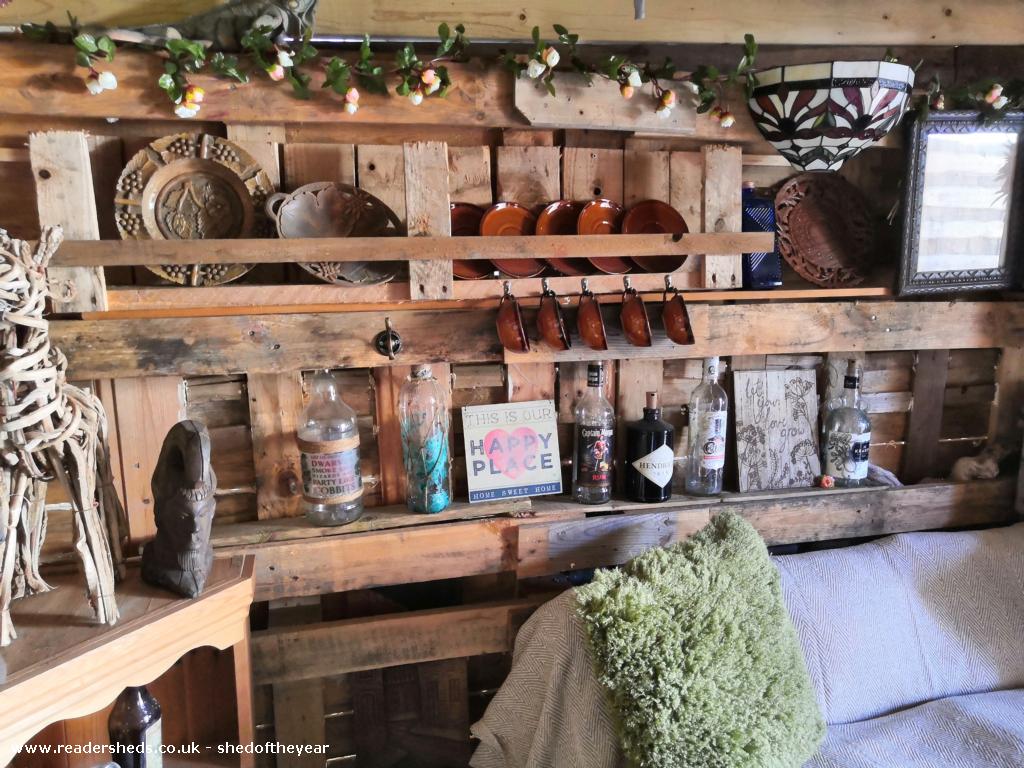 Budget Pallet Hobbit House, Budget, Kent owned by Sheddie Julie Twydell ...