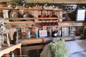 Budget Pallet Hobbit House, Budget, Kent owned by Sheddie Julie Twydell ...