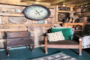 Budget Pallet Hobbit House, Budget, Kent owned by Sheddie Julie Twydell ...