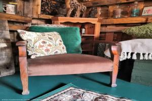 Budget Pallet Hobbit House, Budget, Kent owned by Sheddie Julie Twydell ...