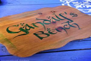 Budget Pallet Hobbit House, Budget, Kent owned by Sheddie Julie Twydell ...