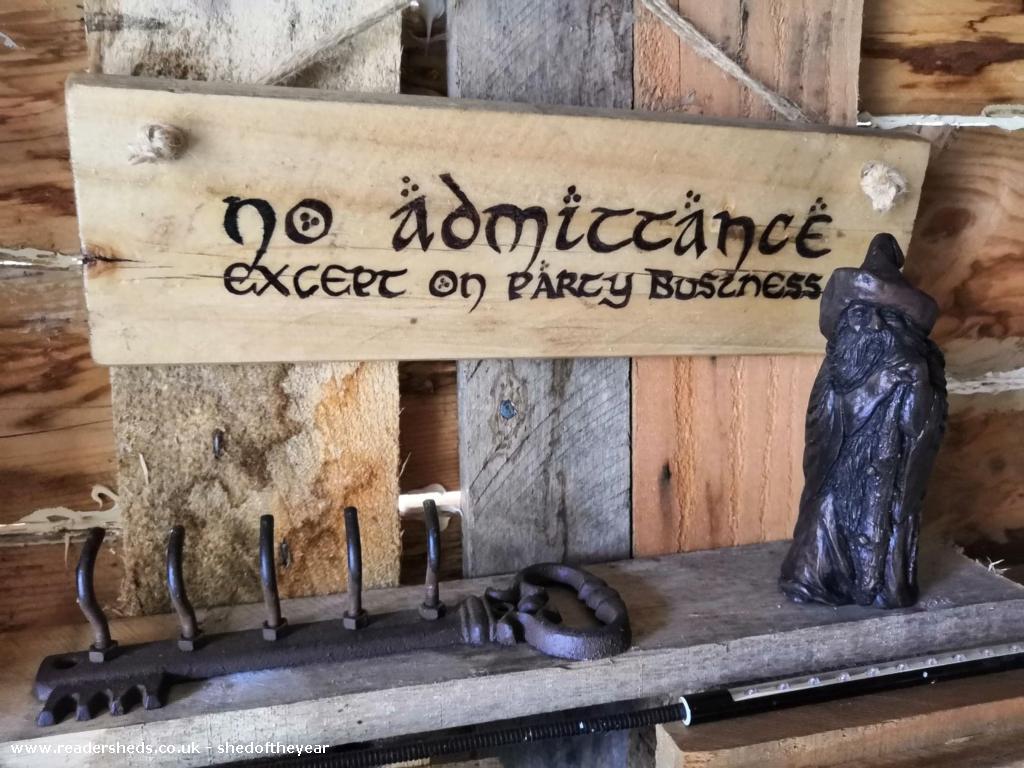 Budget Pallet Hobbit House, Budget, Kent owned by Sheddie Julie Twydell ...