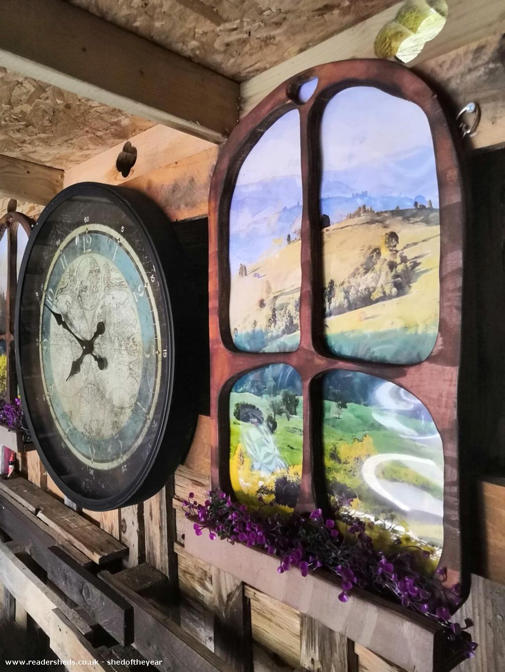 Budget Pallet Hobbit House, Budget, Kent owned by Sheddie Julie Twydell ...