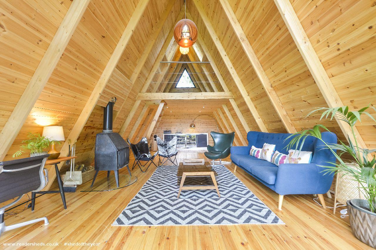 The Shef, Cabin/Summerhouse, West Yorkshire owned by Sheddie Kieran ...